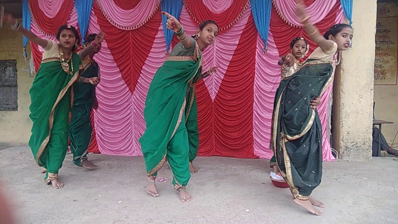 May marathi galyat ghali lok kalech len - YouTube