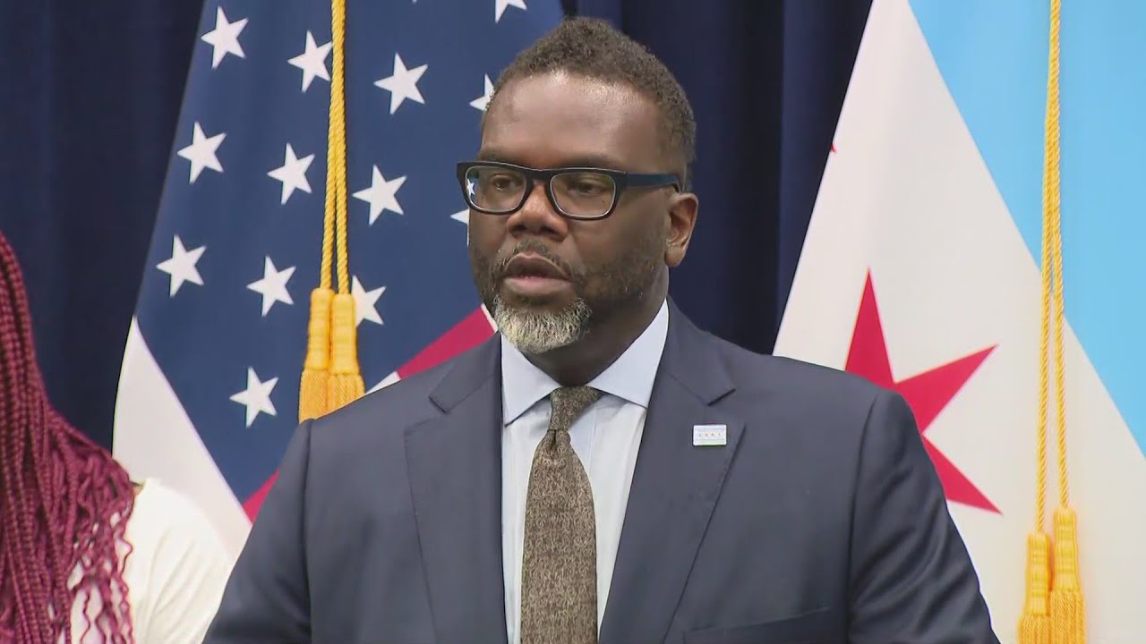Mayor Brandon Johnson speaks after June 21 City Council meeting - YouTube