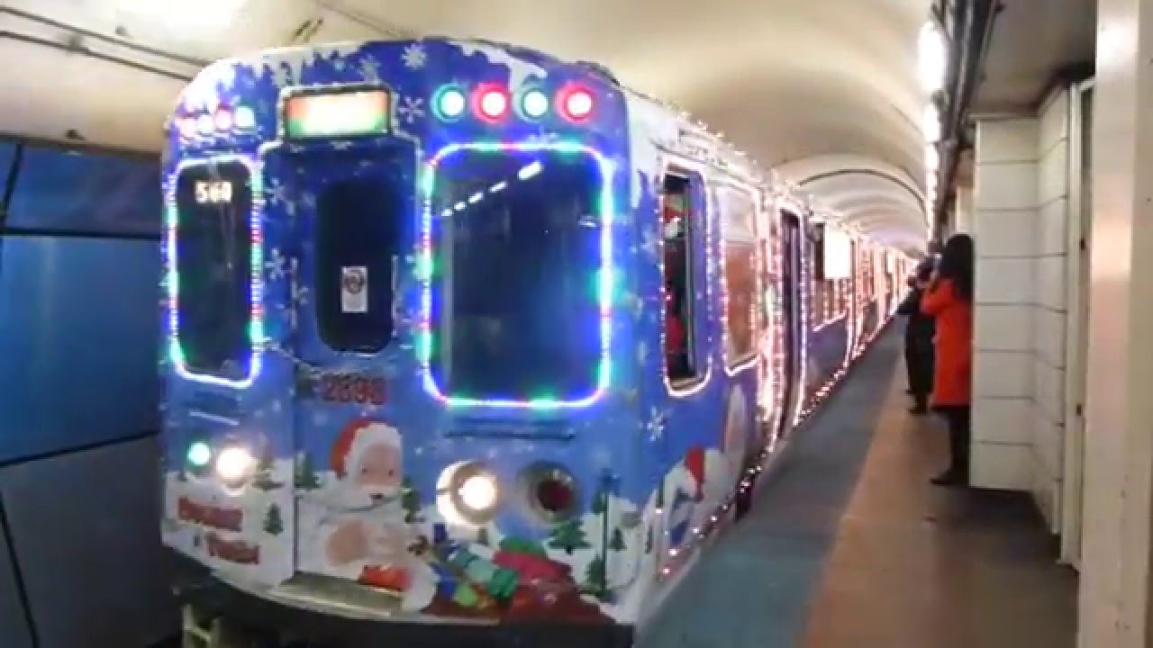CTA Holiday Train: 1982 Budd 2800 Series "L" Red Line Holiday Train at ...