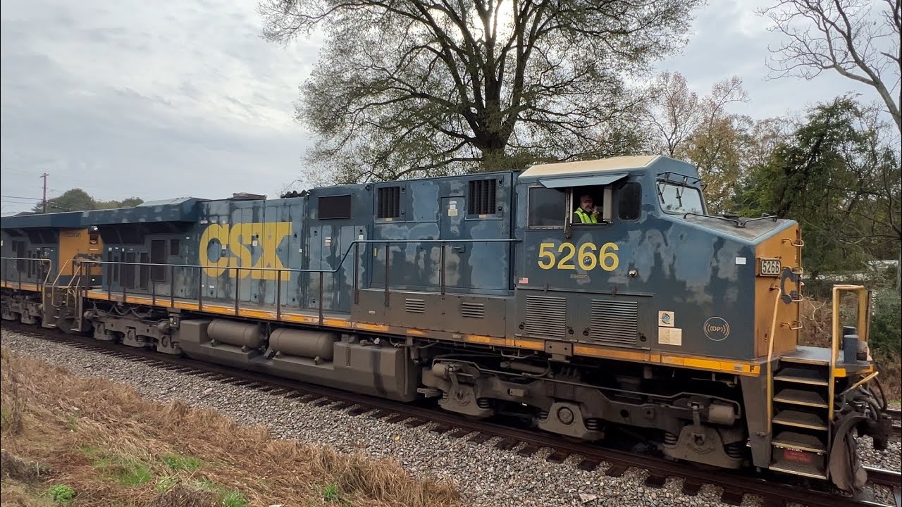 CSX 5266, CSX 5308 & CSX 5298 comes through LaGrange, Ga. with cargo ...
