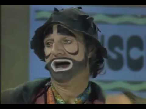 Parlez-Moi episode 25 Sol Goes to the Beach - YouTube