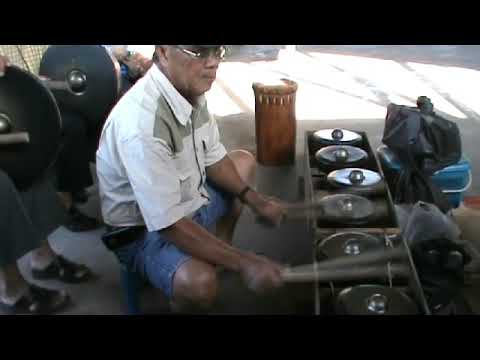 Penampang VETERAN Gong Beaters Jamning at Donggongon Open Market - YouTube
