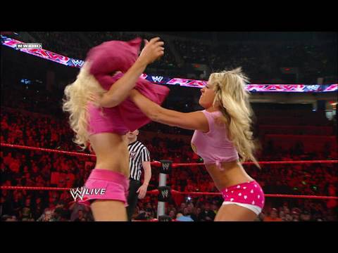 Diva Pajama Pillow Fight
