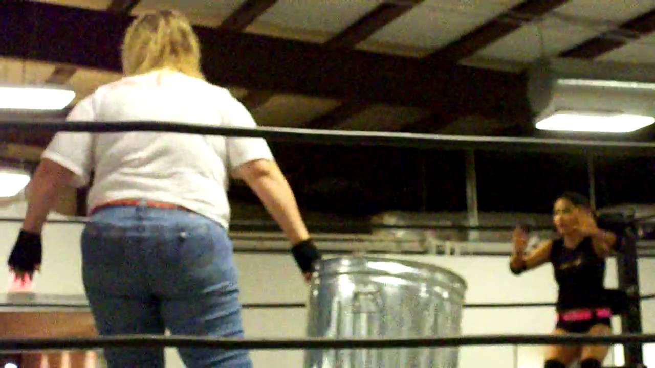 Moondog Fifi vs. Su Yung (Candi Devine is the special guest referee ...