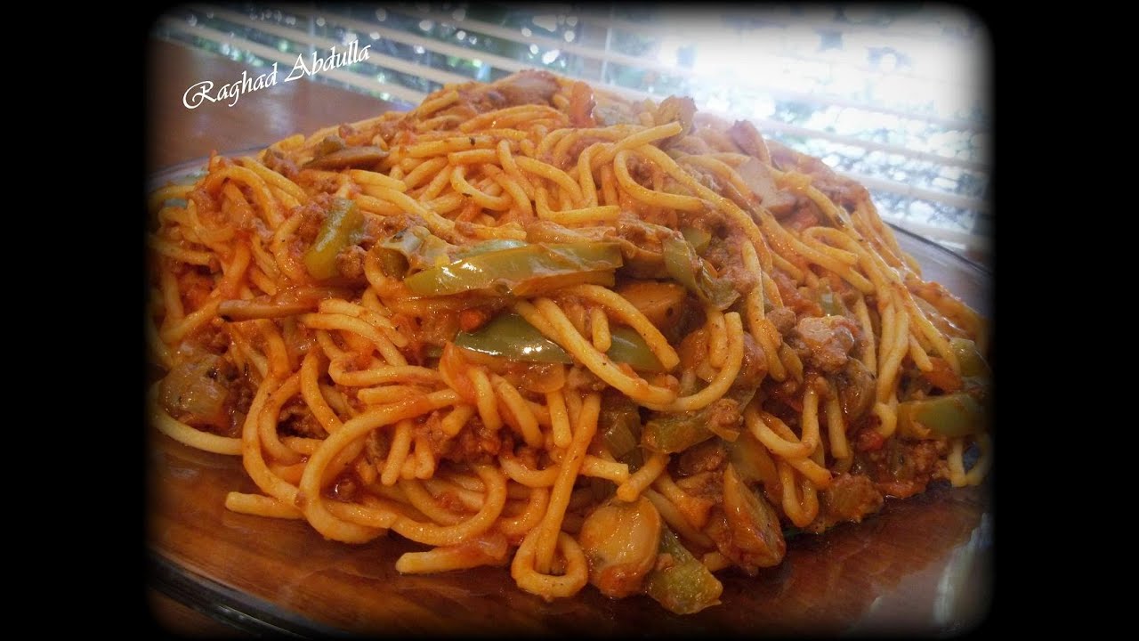 Red Spaghetti with Meat - YouTube