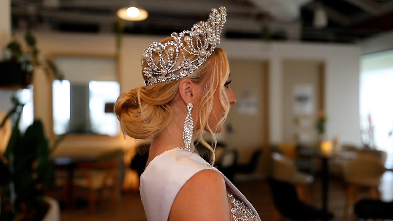 Miss Hawaii US International Crowned!!! - Ava Burke 2025 - YouTube