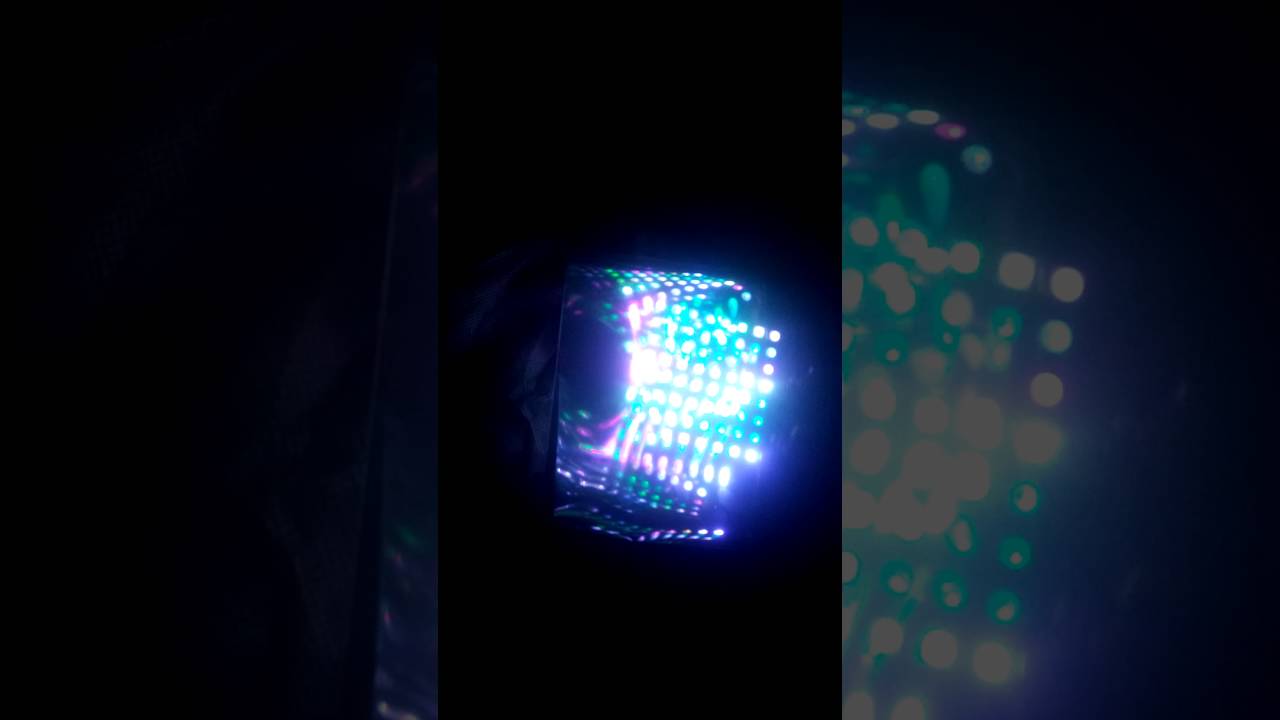 A Simple Infinity Mirror Effect - YouTube