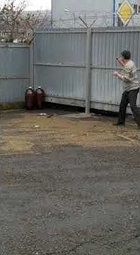 Как взрываются пластиковые кеги для пива - YouTube