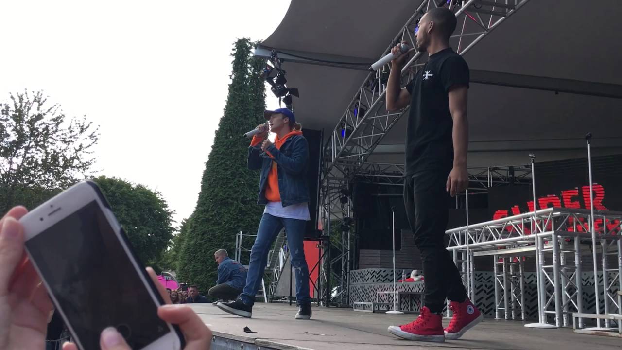 B-Brave Walibi #door rood - YouTube