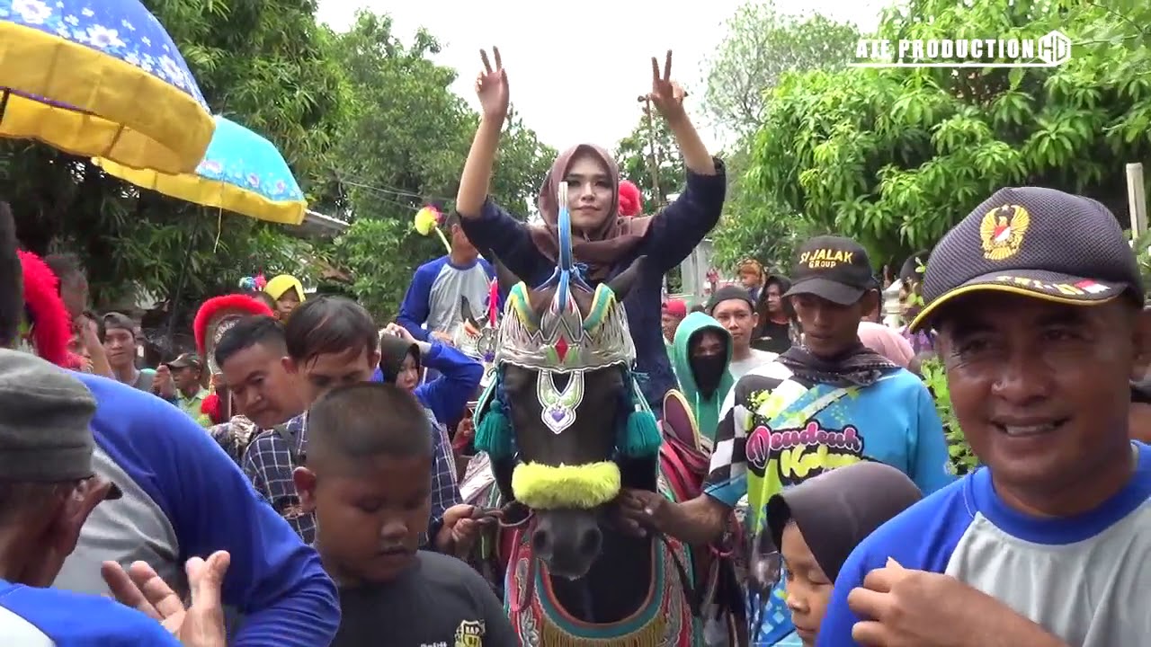 02. Arak - arakan Seni Kuda Renggong Silat GAGAK BM Budaya Mekar - YouTube