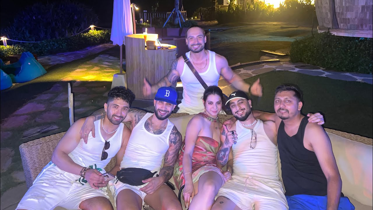 Night show at luna beach club bali 🇮🇩 || jaigo gill vlogs - YouTube