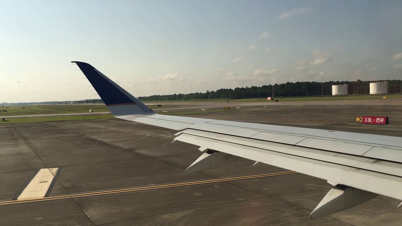 Parallel Takeoff!!! - Two United E175LRs Taking Off From Houston ...