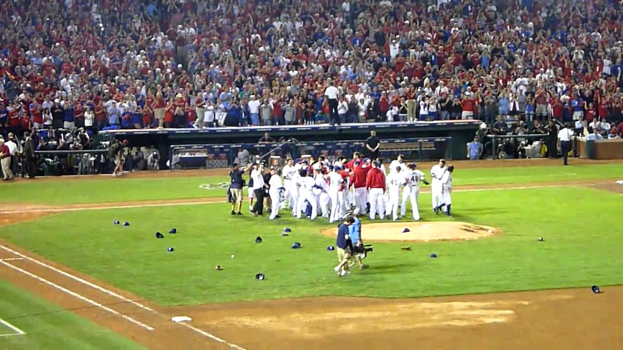 The Texas Rangers win the 2010 ALCS!! - YouTube
