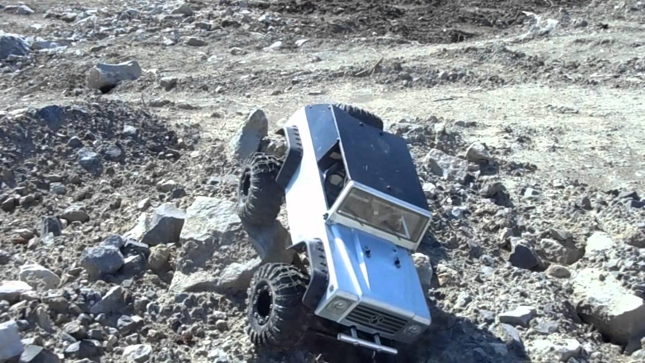 SCX10 Axial Dingo....Monster Dingo - on the rocks - YouTube
