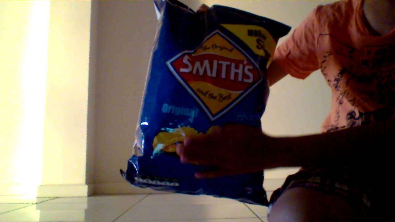 MASSIVE SMITH'S CHIPS PACKET!!! - YouTube