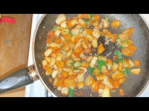 Pommes persillade (Crispy herby potatoes) - YouTube