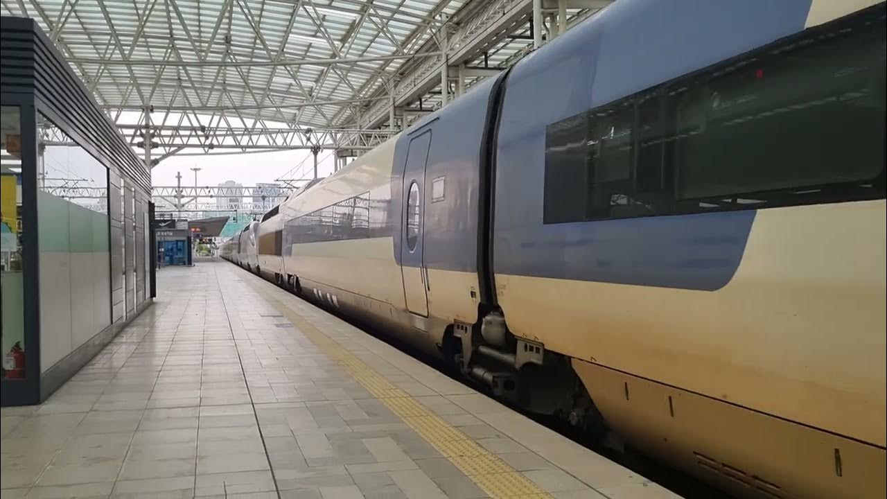 서울역을 발차하는 KTX 산천 복합열차 - YouTube