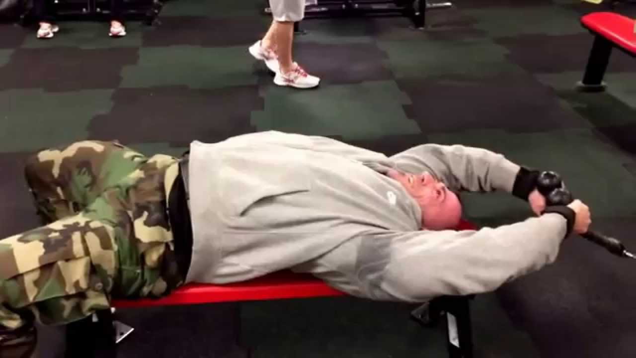 Súper serie press mancuerna pull over con cuerda - YouTube