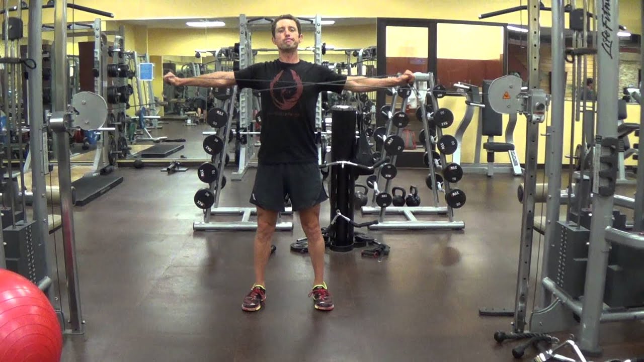REVERSE FLY ON CABLE CROSS: strength - YouTube