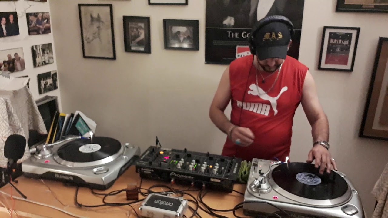 DJ MAS IN DA MAGIC BOX😎 - YouTube