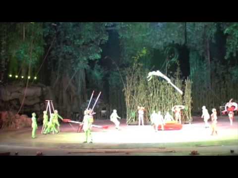 Guangzhou Circus Chime Long - YouTube