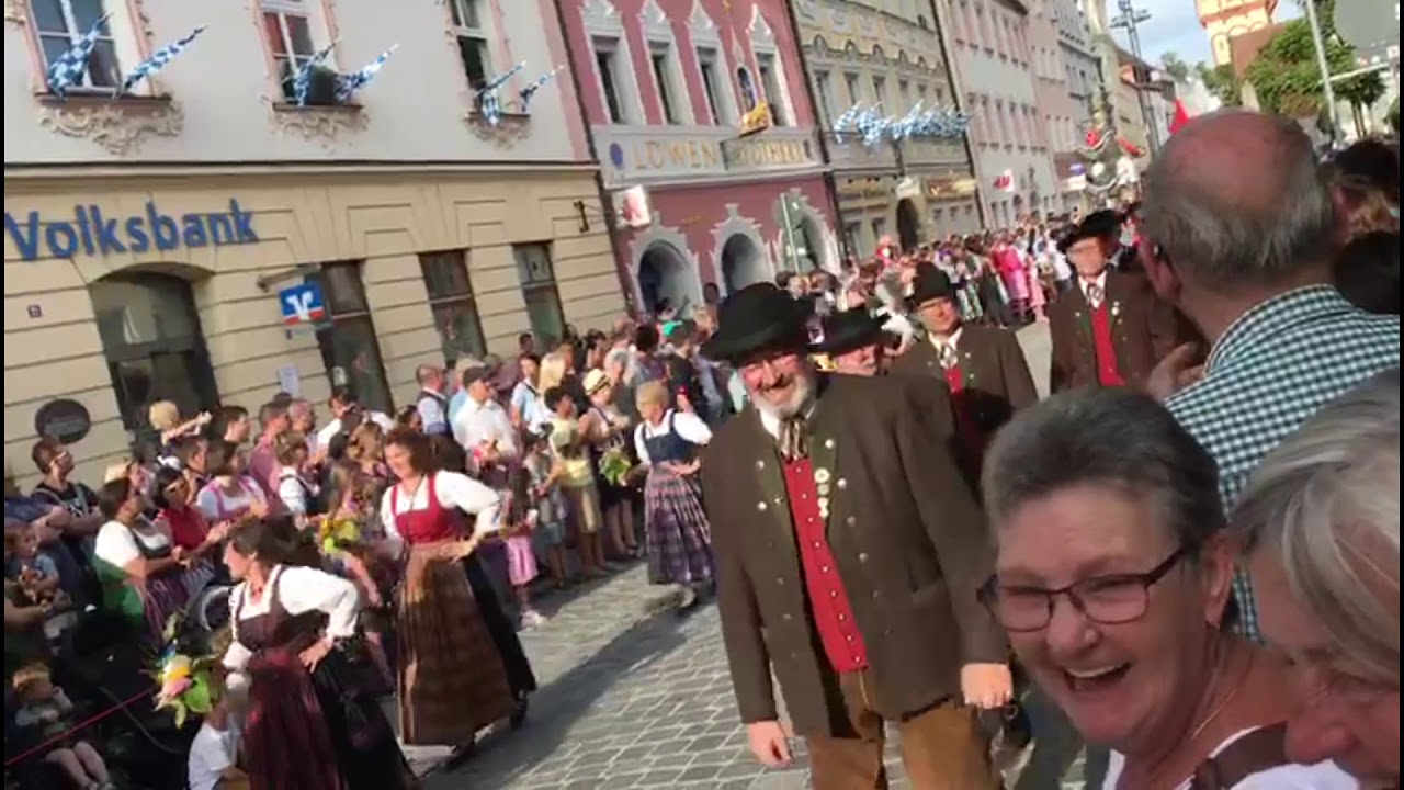 Straubinger Volksfestauszug 2019 - YouTube