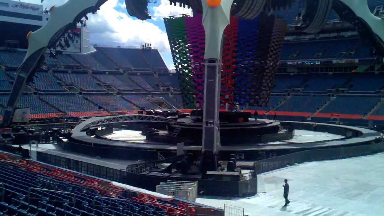 U2 Denver, CO INVESCO Field - Soundcheck - YouTube