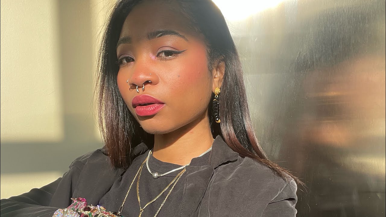 Mina Wavii - Wanting n Having - YouTube