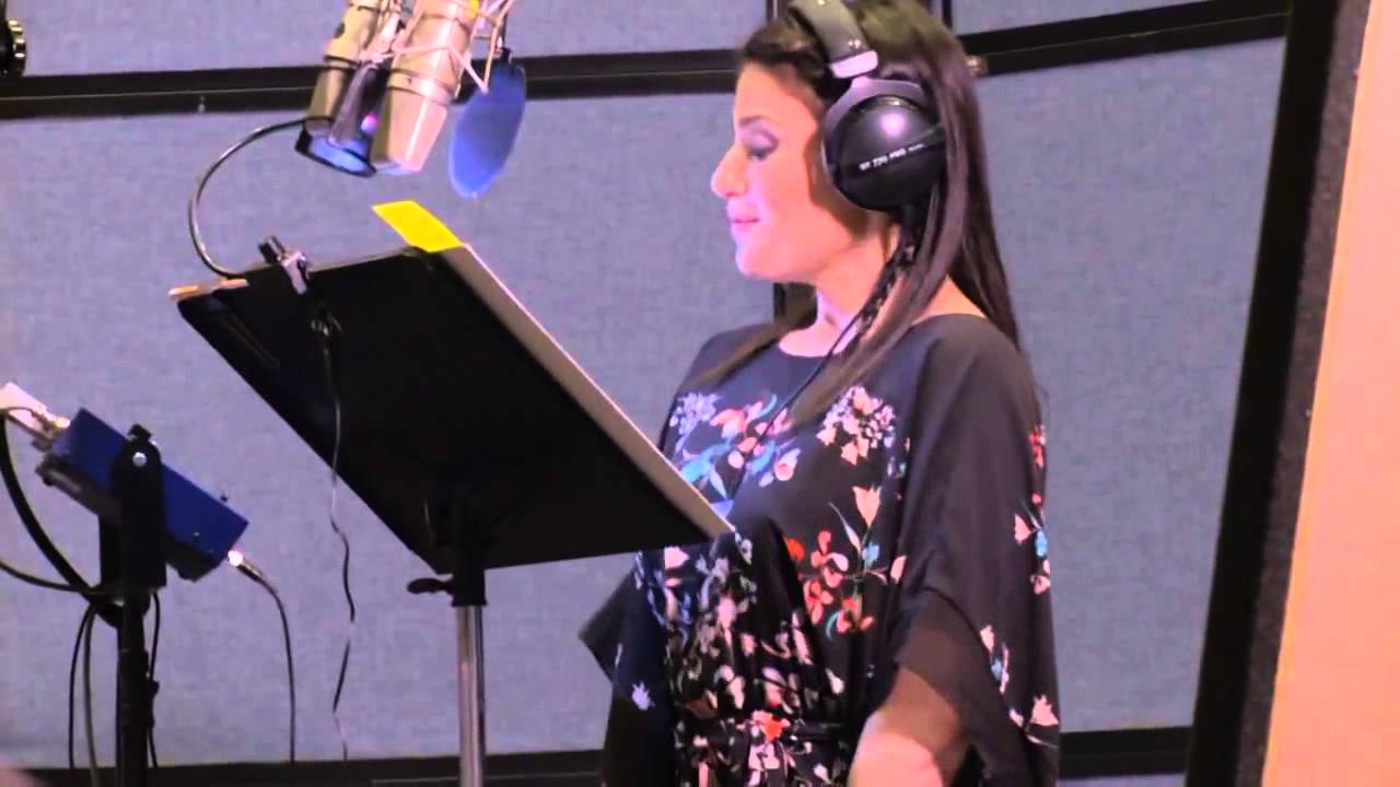 Frozen Kristen Bell Anna & Idina Menzel Elsa Behind the Scenes - YouTube