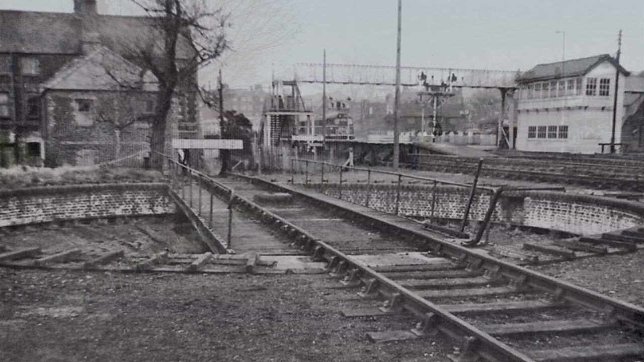 Hunstanton Station turntable Past & present - YouTube