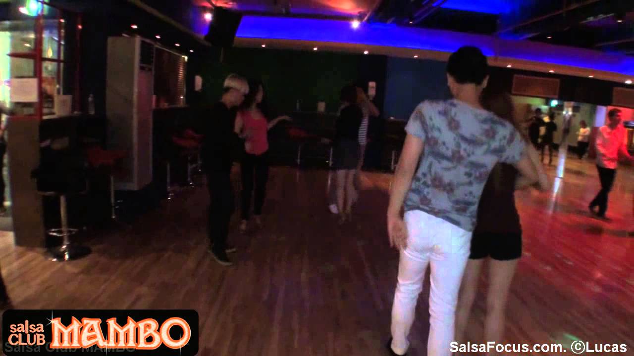 (2014.10.25) Club MAMBO Bar 할로원파티 025 - YouTube