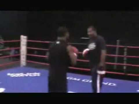 shane mosley training double end bag - YouTube