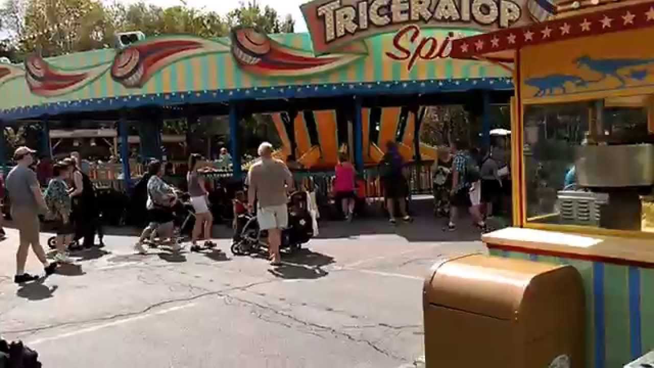 Fossil Fun Games @Disney Animal Kingdom - YouTube