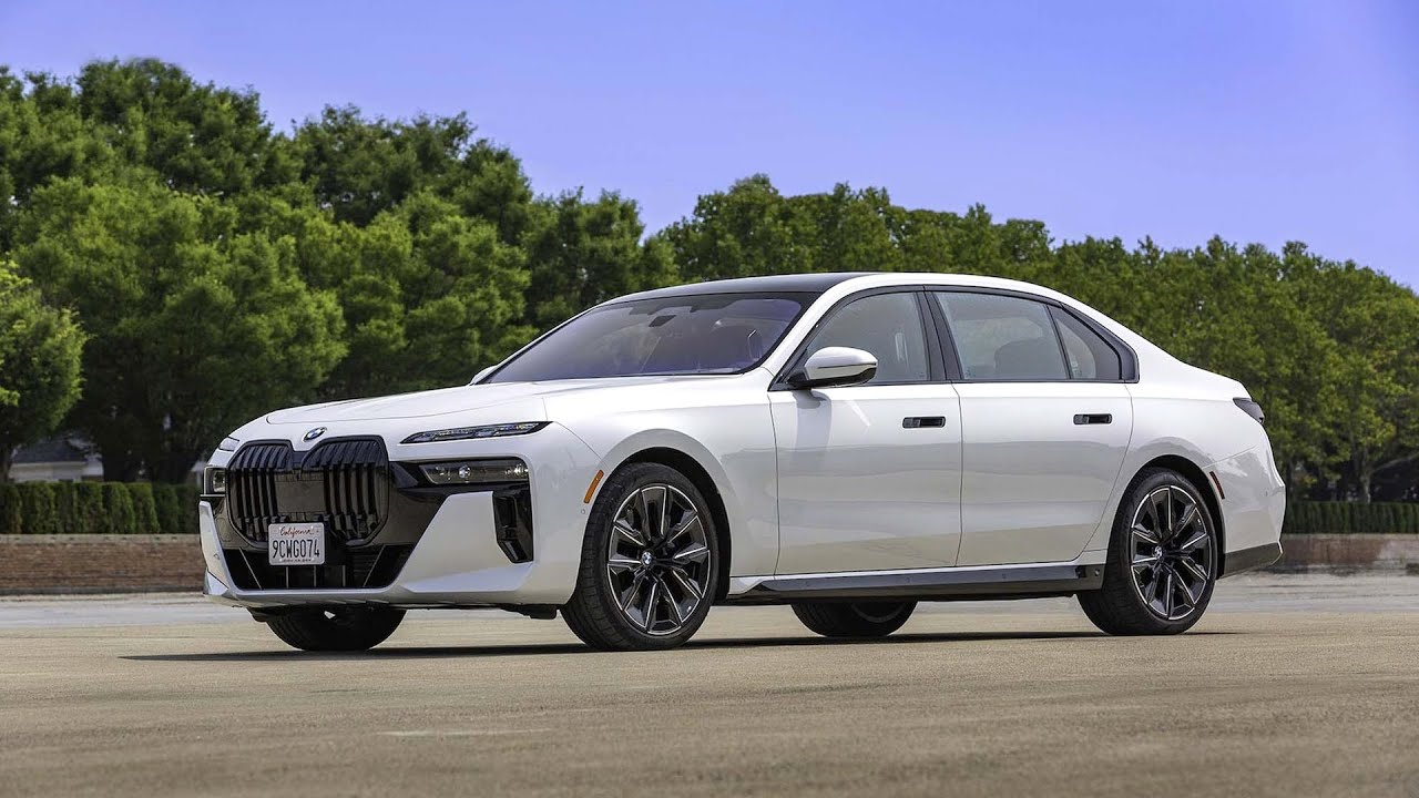 2024 BMW 7-Series - Interior and Exterior Walkaround - YouTube