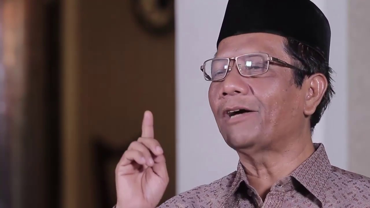 Manusia Toleran - Prof. Mahfud MD || MUTIARA RAMADAN IKA UII DPW DKI ...