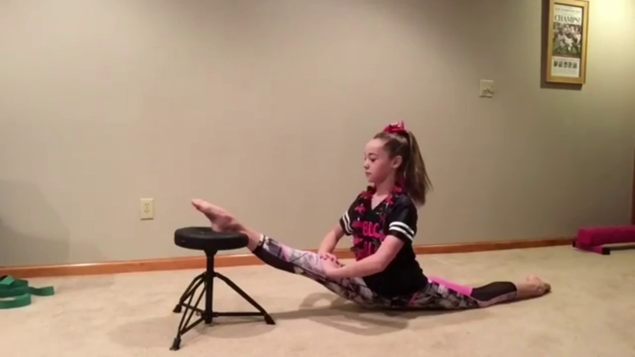Crazy flexibility skills ♡ - YouTube