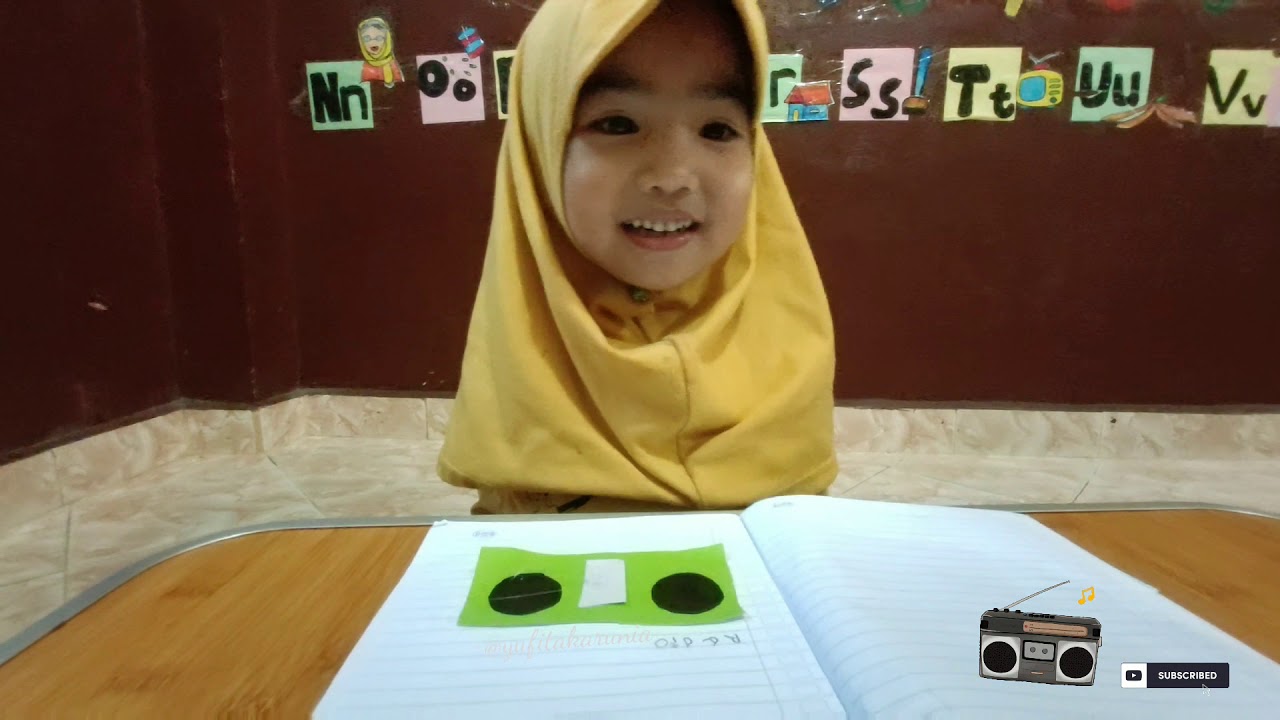 papercraft radio - YouTube