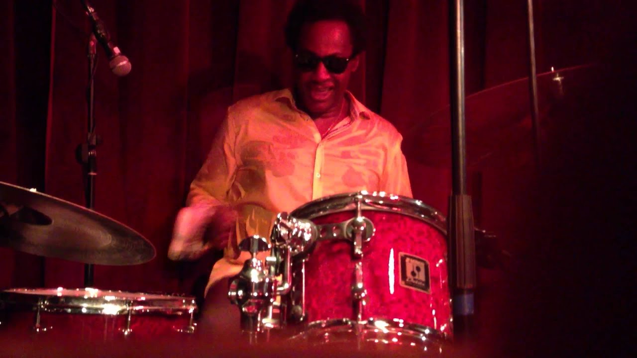 Jamal Thomas Drum Solo - YouTube
