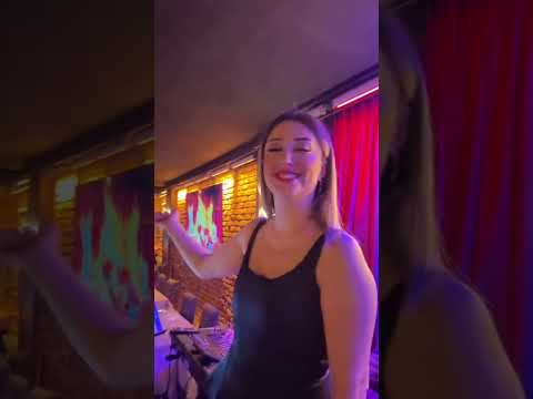 EDA ALAKUŞ - GÜL Kİ GÜLLER AÇSIN U.H ( CANLI SAHNE PERFORMANSI)