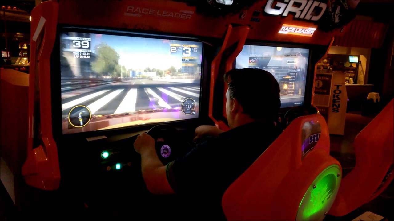 Grid Arcade Racing Machine - Carrousel Vlissingen Nederland / Funhouse ...