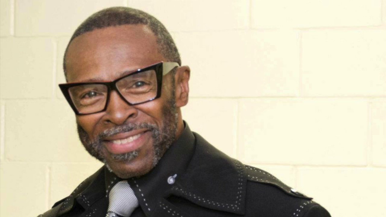 David Curry Live Interview on The Wake Up Morning Show w. Dr. LT and ...