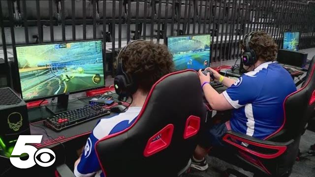 Arkansas Esports teams compete in Fort Smith - YouTube