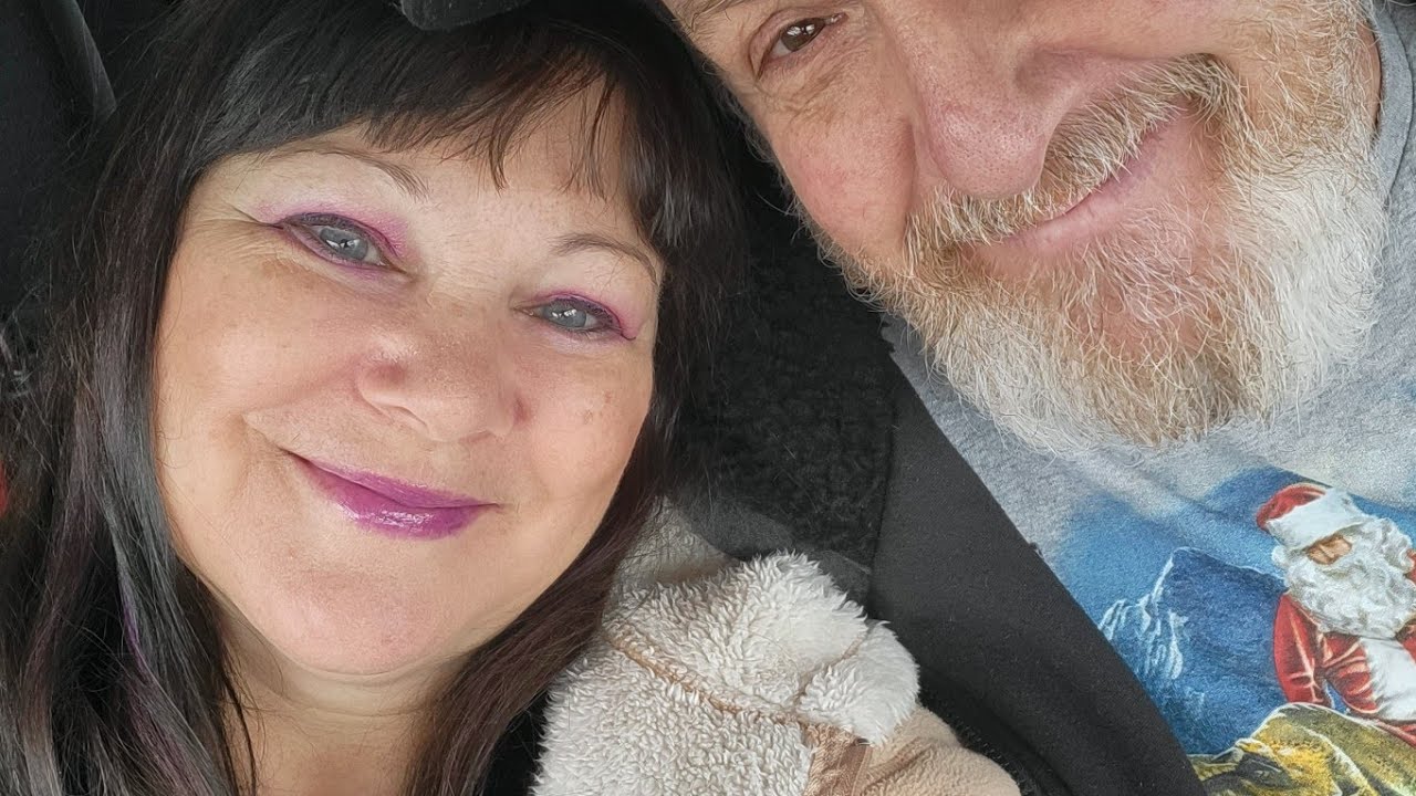 What kind of perfume MYSTIC BRADY LIKES:ARTGALLERY TIME 🎨😘🦓🦄 - YouTube