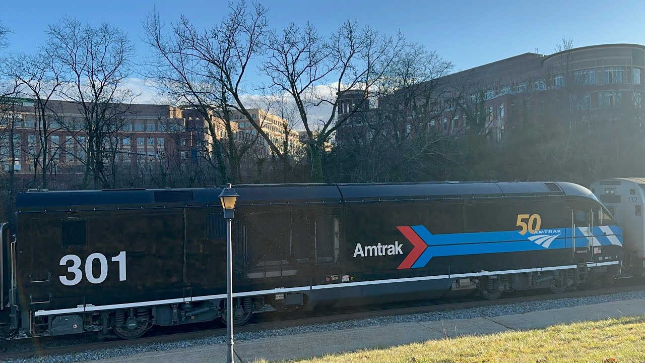 Evening Amtrak in Alexandria ft. AMTK 301 - YouTube