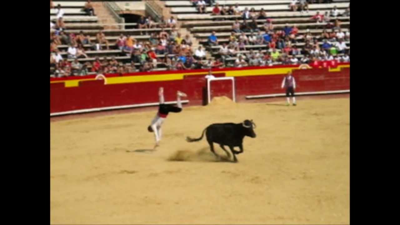 Highlights of the Bull Olympics ("Recortes") - Rings, High Jump, Pole ...