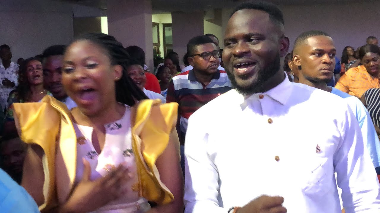 SK Frimpong & Wife takes the Dance floor at Tehilla 2022 - YouTube