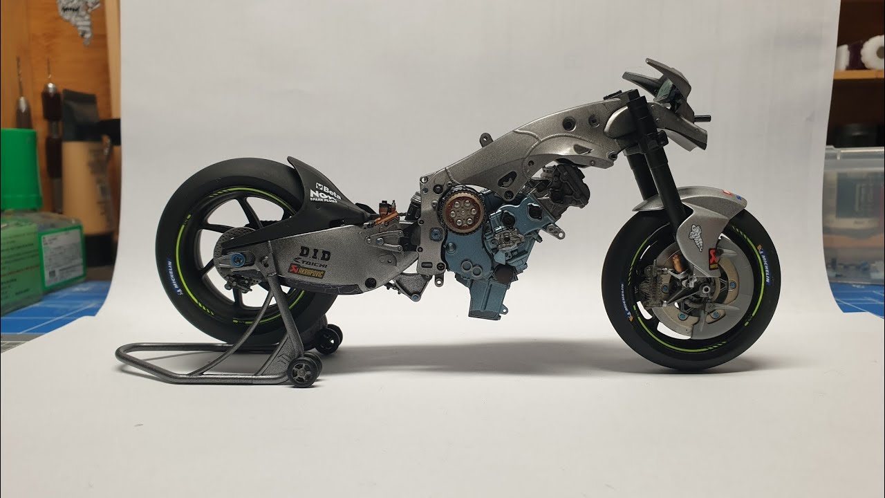 update on Suzuki Ecstar GP Bike - YouTube