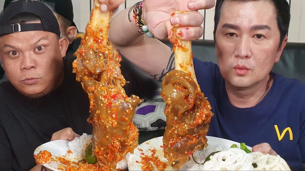 WOW !! 1 KILO TUNJANG AMA 1 KILO CABE,,PAM PAM MERANA LAGI !! - YouTube