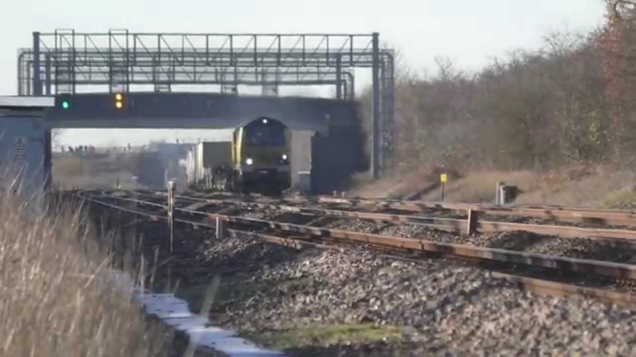 [HD] Freightliner 70008 full boar through Wantage Road on 4O51 Wentloog ...