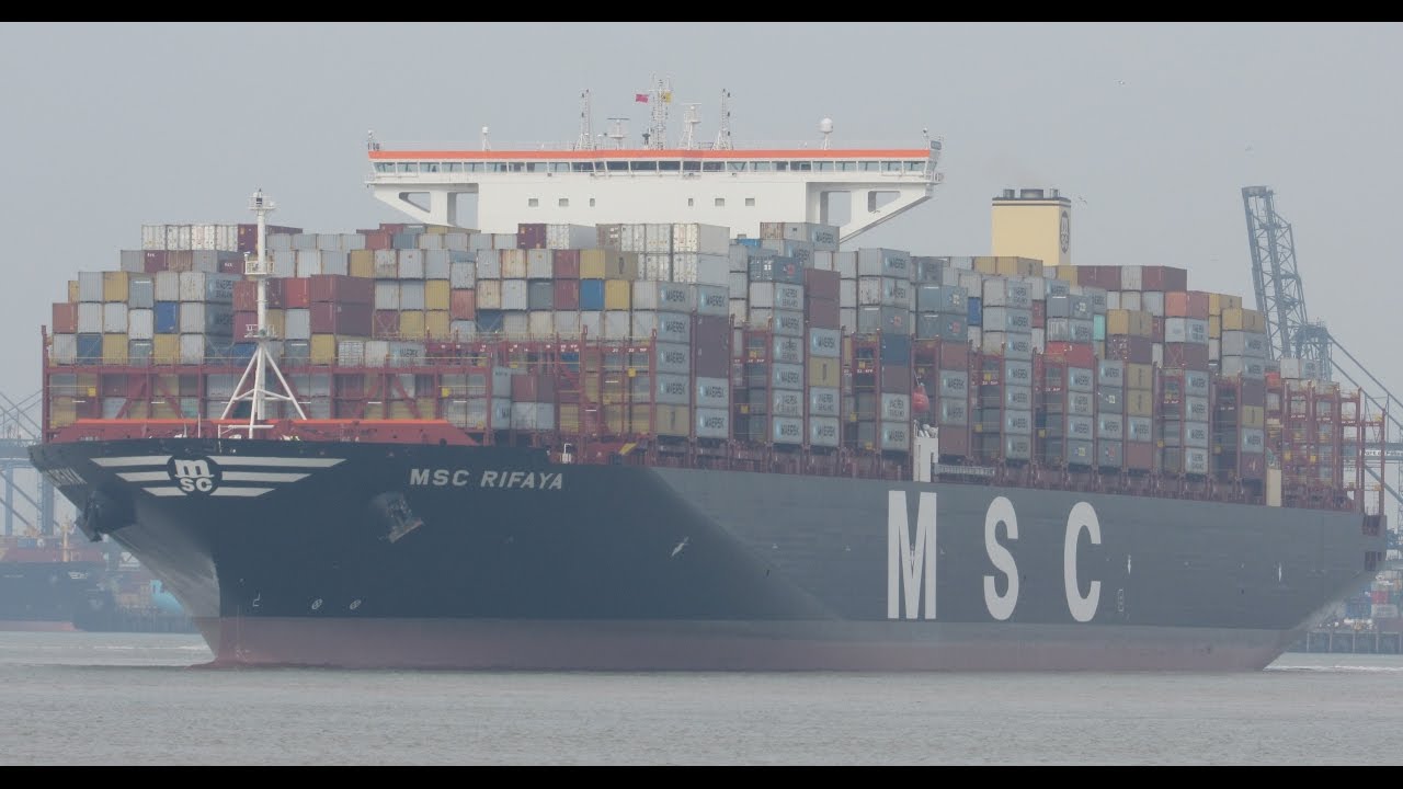 Maiden voyage MSC Rifaya sails from Felixstowe Berth 8, port swing and ...